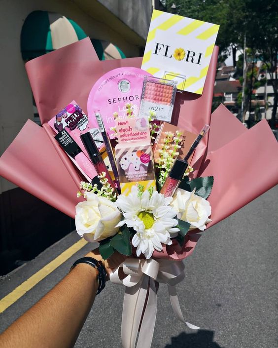 Makeup Bouquet