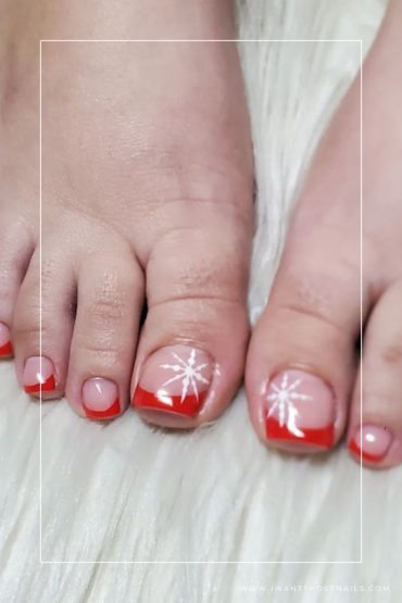 Season for Sparkling Toes: Christmas Pedicure Ideas – Ferbena Fashion ...