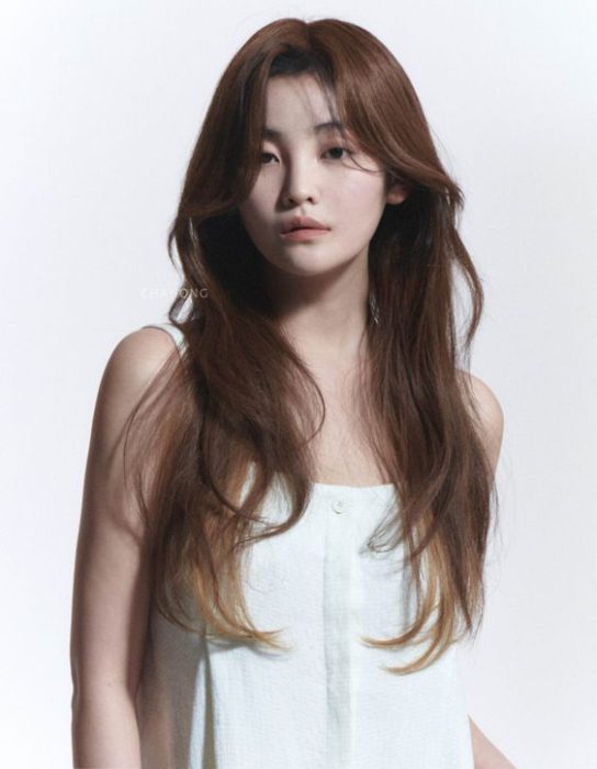 A Guide to Long Hairstyle 2024: The Korean Hug Haircut Trend – Ferbena ...